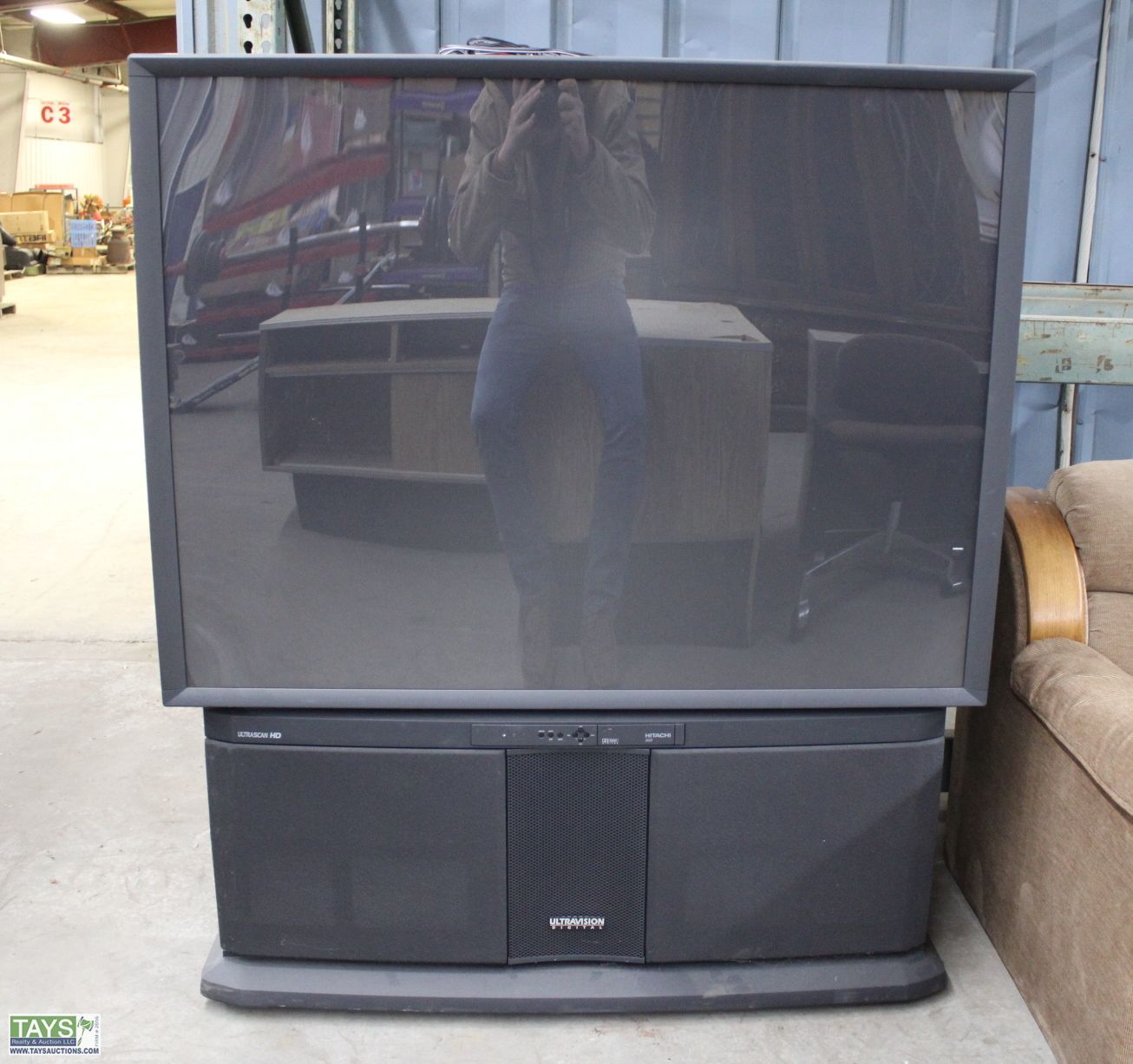 Tays Realty & Auction - ONLINE ABSOLUTE AUCTION: FURNITURE - GLASSWARE ...